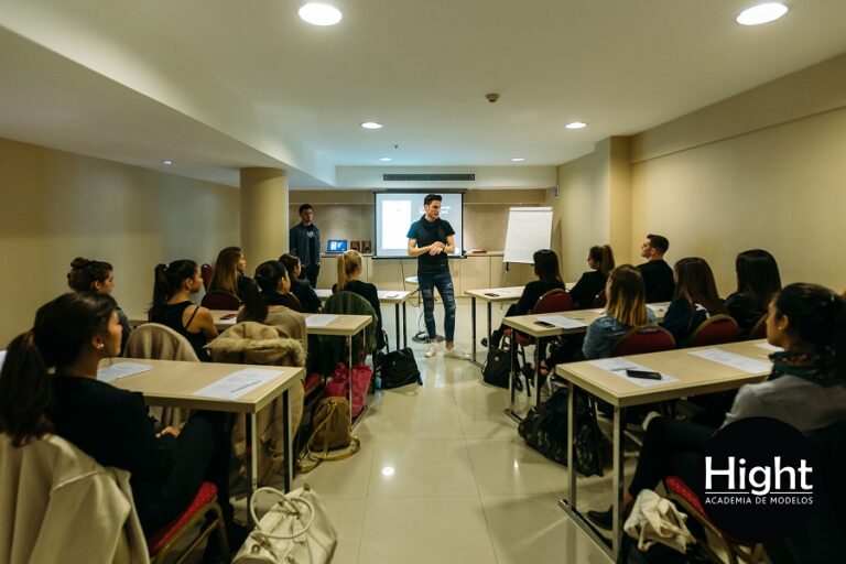 Academia de Modelos | Modelaje Profesional | Clases Online